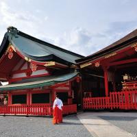 Defining images of Japan, Miko shrine maidens