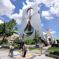 Japanese architecture, the first building-mounted free-fall ride